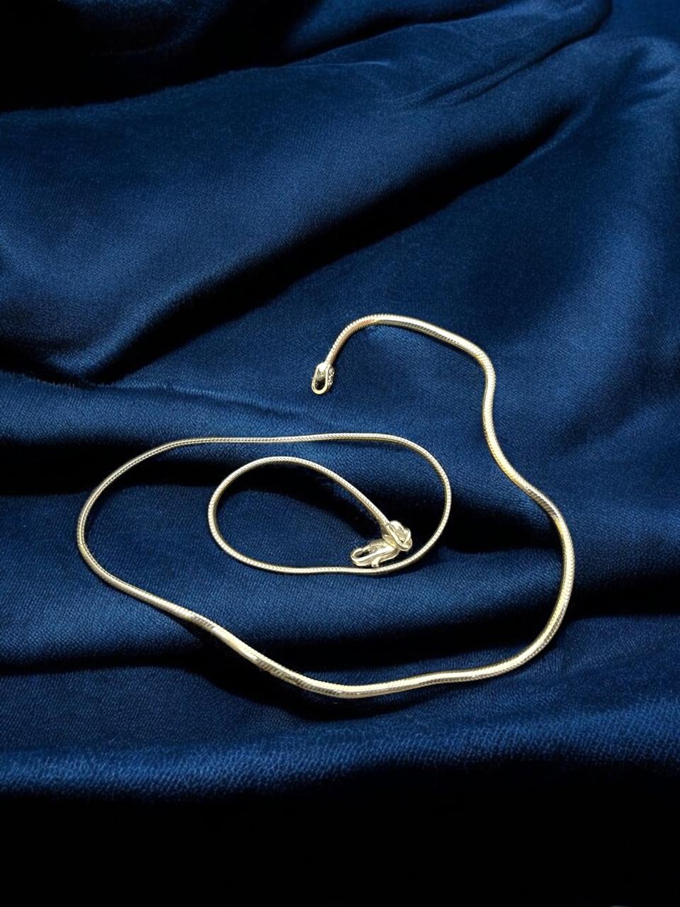 Silver Chain with Sleak Design – Laati